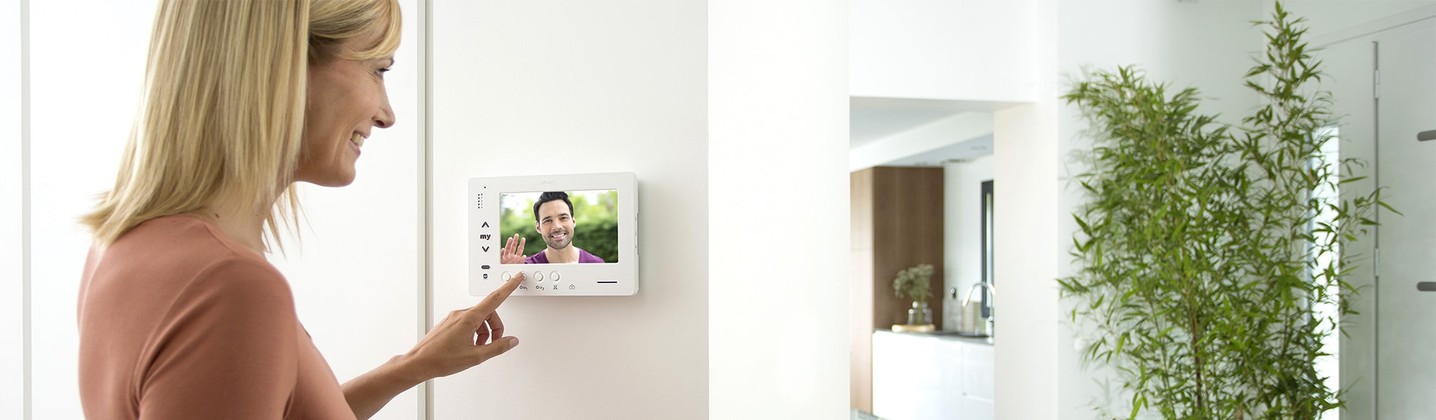 Discover Somfy's full range of video phone